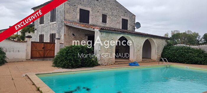 Maison à vendre - Saint-André-de-Lidon - 15 pièces - 8 chambres