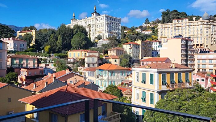 Appartement à vendre - Menton, Hôtel de Ville, Vieille Ville, Musée, Madone, Carnolès - 2 pièces - 1 chambre