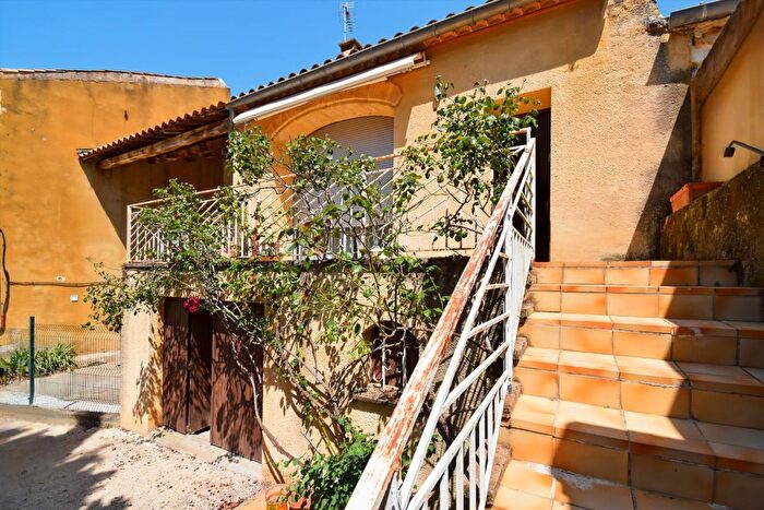Maison 8 pièces à Remoulins, à vendre