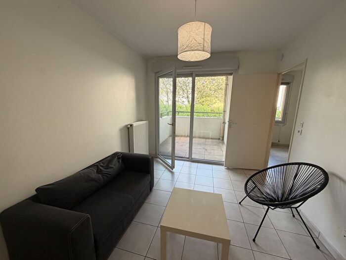 Vénissieux, Joliot Curie : Appartement 2 pièces à louer