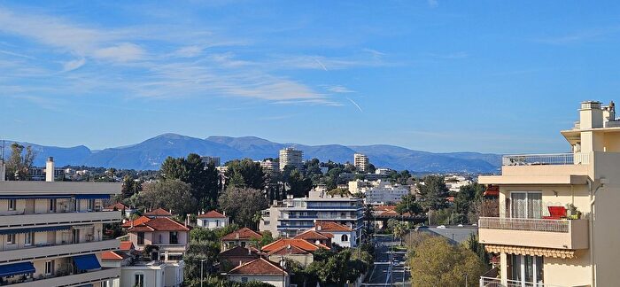 Appartement à vendre - Antibes, Coeur de ville - 4 pièces - 3 chambres