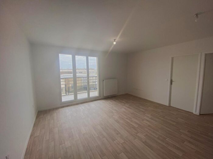 Appartement à louer - Corbeil-Essonnes, Montconseil - 3 pièces - 2 chambres