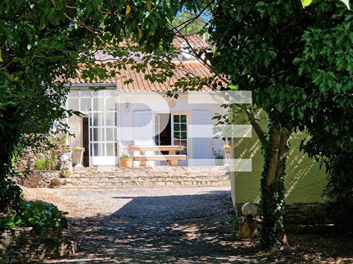 Maison à vendre - Nîmes, Camplanier, Cigale, Bois des Esprisses - 6 pièces - 3 chambres