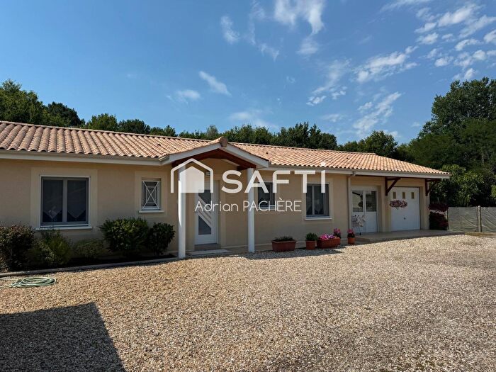 Saint-Vivien-de-Médoc : Maison 6 pièces à vendre