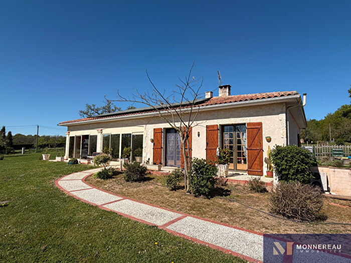 Les Pins : Maison 9 pièces à vendre