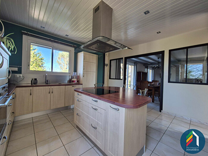 Maison à vendre - La Meilleraie-Tillay - 5 pièces - 4 chambres