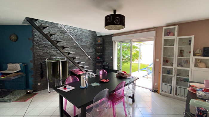 Maison 9 pièces à Atton, à vendre