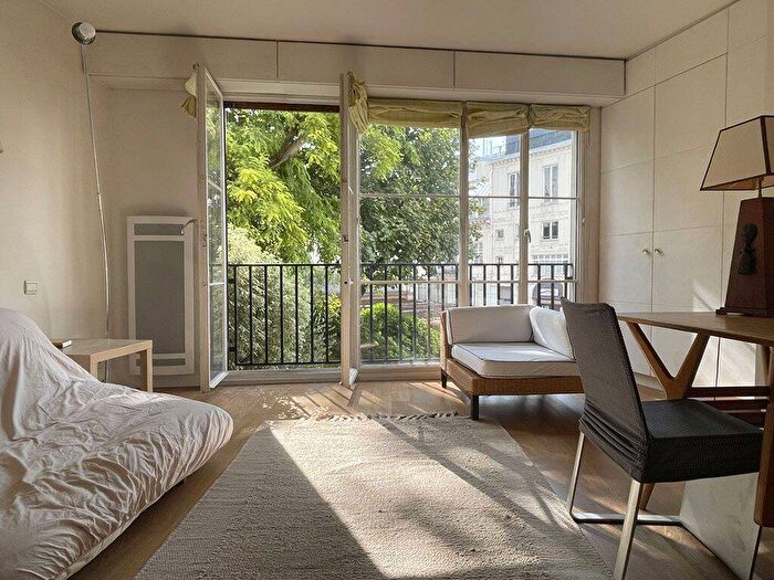 Montmartre, Paris 18ème arrondissement : Appartement 1 pièce à louer