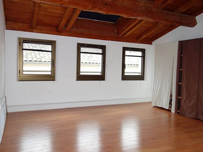 Maison à louer - Nord, Uzès - 2 pièces - 1 chambre