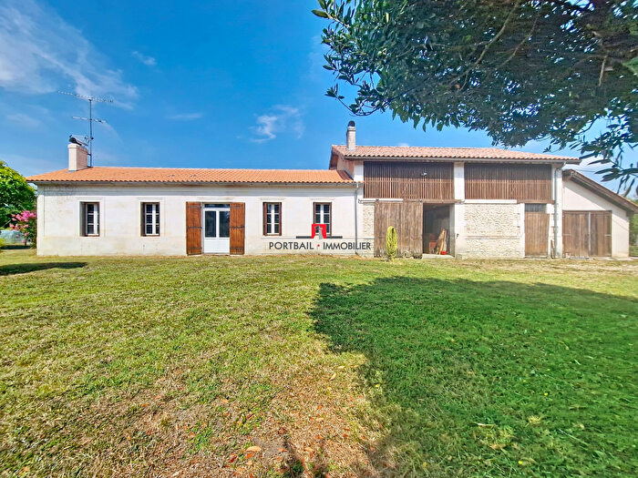 Maison 5 pièces à Saint-Christoly-de-Blaye, à vendre