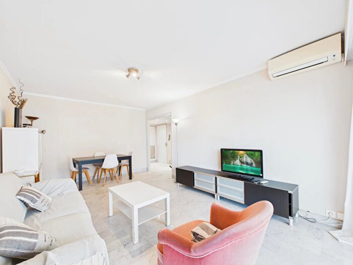 Appartement à vendre - Antibes, Juan-les-Pins, Le Cap - 3 pièces - 2 chambres