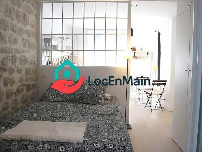Grandes Carrières-Clichy, Paris 18ème arrondissement : Appartement 1 pièce à louer