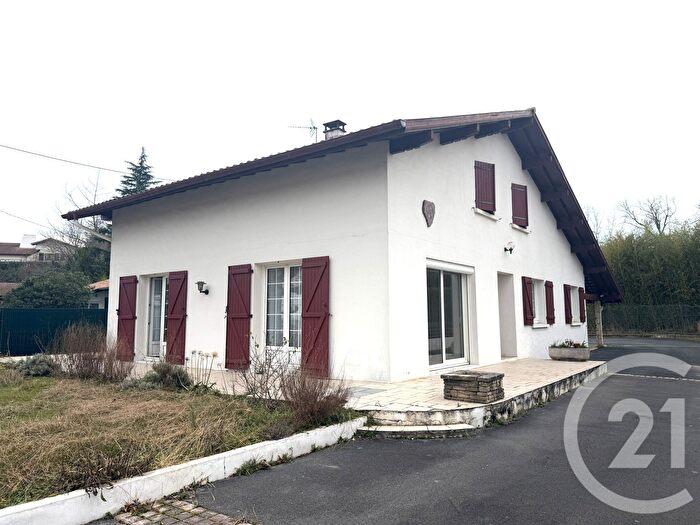 Maison à louer - Cambo-les-Bains - 4 pièces - 3 chambres