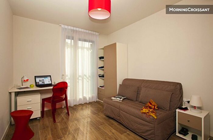 Appartement à louer - Asnières-sur-Seine, Gresillons, Voltaire - 1 pièce