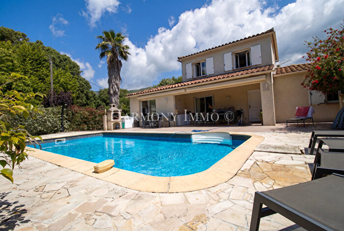 Maison à vendre - Afa - 8 pièces - 6 chambres