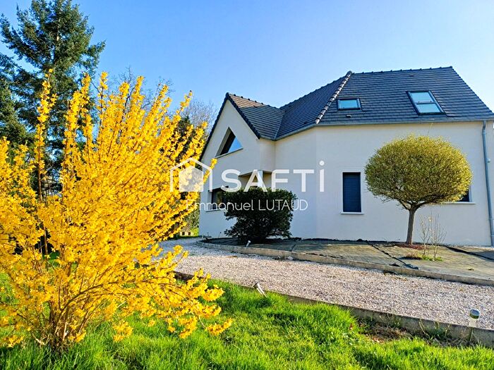 Maison à vendre - Cloyes-sur-le-Loir - 5 pièces - 3 chambres