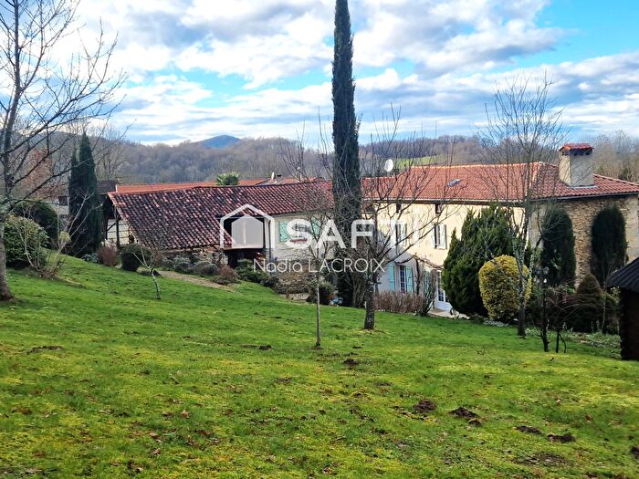 Maison à vendre - Castelbiague - 9 pièces - 5 chambres