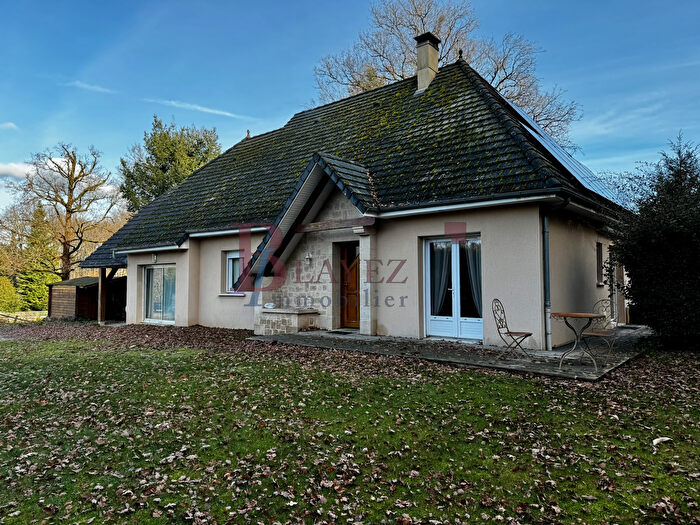 Maison 8 pièces à Saint-Priest-de-Gimel, à vendre