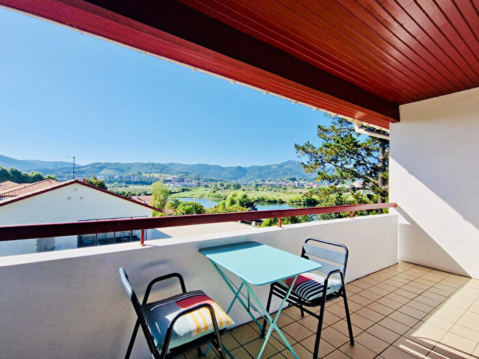 Appartement à vendre - Hendaye, Gare, Joncaux - 3 pièces - 2 chambres