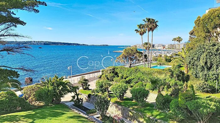 Cannes, Pointe Croisette : Appartement 4 pièces à vendre