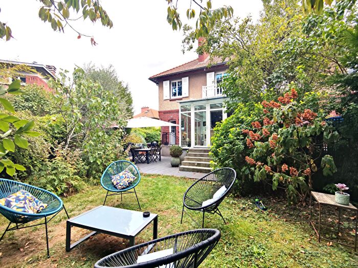 Suresnes, Cité Jardins : Maison 7 pièces à vendre