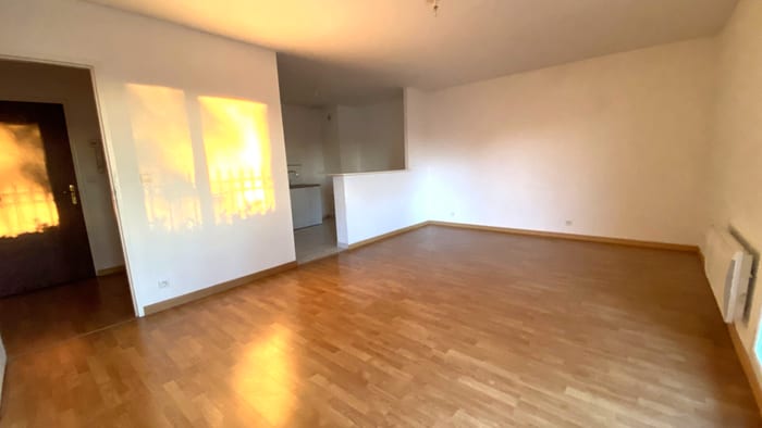 Appartement 3 pièces à louer à postalCode