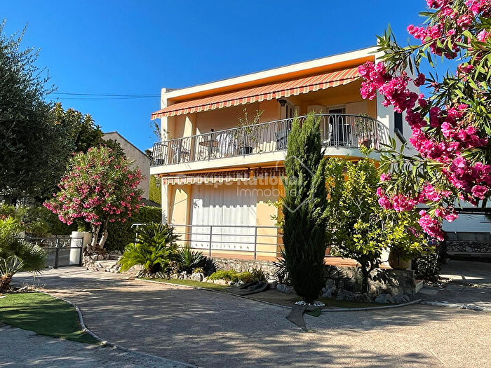 Maison à vendre - Cannes, Croix des Gardes - 6 pièces - 4 chambres