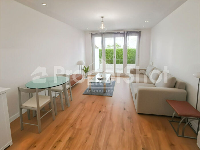 Appartement à vendre - Guyancourt, Villaroy - 2 pièces - 1 chambre