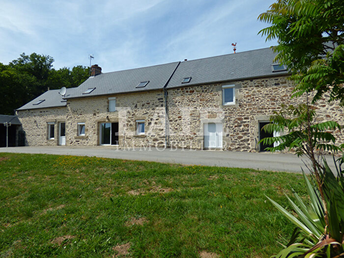Maison 14 pièces à Pré-en-Pail, à vendre