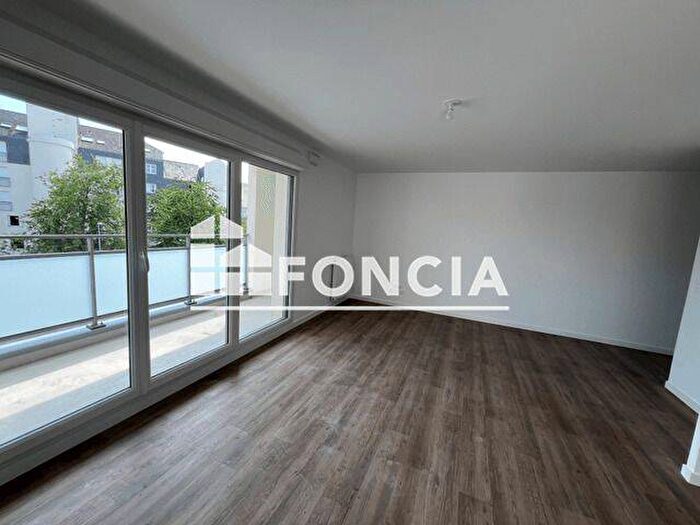 Gare-Senelle-Pont de Paris, Laval - Appartement 3 pièces à louer