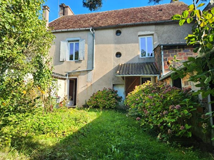 Maison à vendre - Saint-Amand-en-Puisaye - 7 pièces - 5 chambres