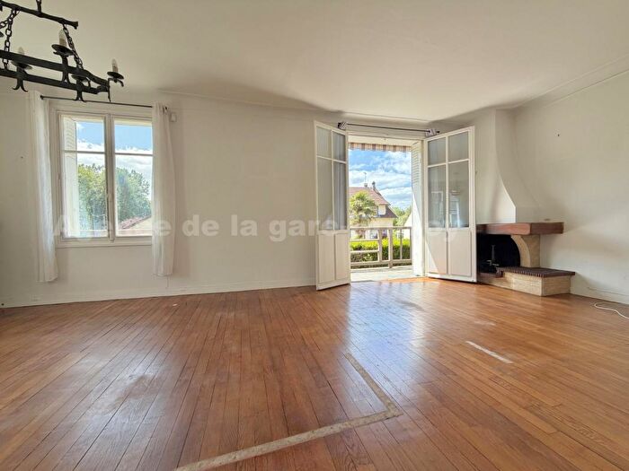 Varennes-Jarcy : Maison 5 pièces à vendre