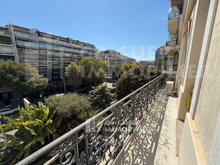 Appartement 5 pièces à louer à Nice