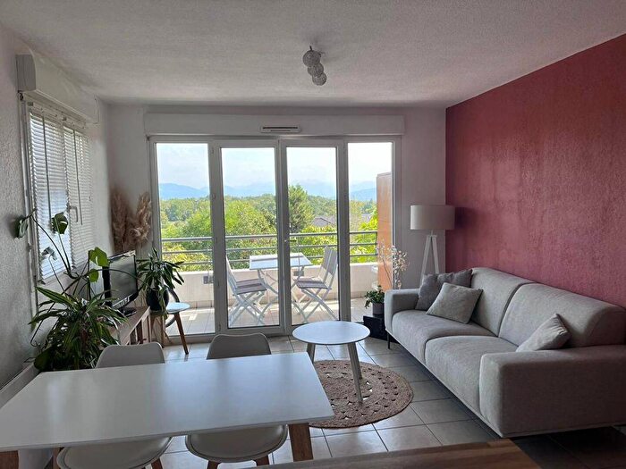 Appartement à louer - Est, Gex - 2 pièces - 1 chambre