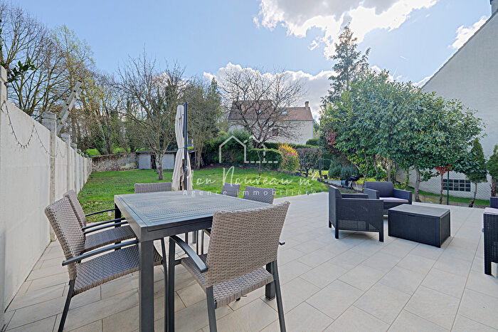 Maison à vendre - Noisy-le-Grand, Nord - 8 pièces - 5 chambres