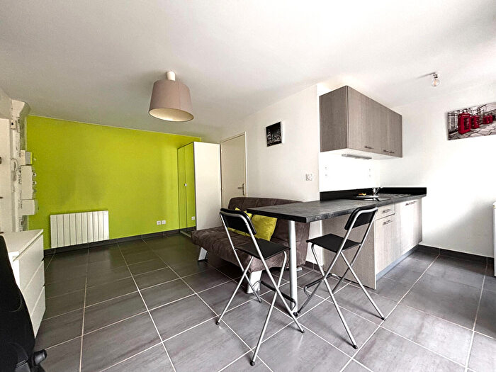 Appartement à louer - Saint-Étienne, La Métare, Le Portail Rouge, Fauriel, Villeboeuf - 1 pièce