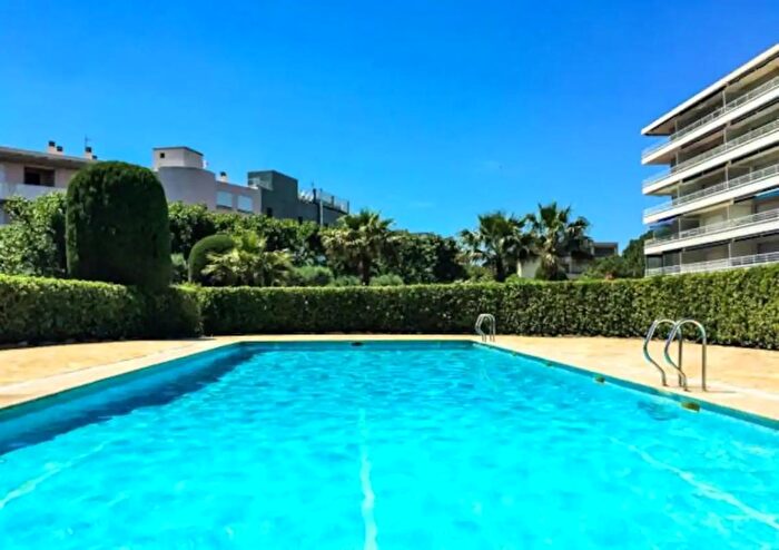Appartement 2 pièces à vendre à Cavalaire-sur-Mer, Centre-ville