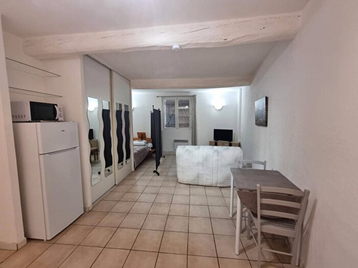 Appartement à louer - Centre Ancien, Draguignan - 1 pièce