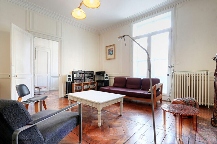 Appartement à vendre - Quartiers Centre, Centre-ville - 5 pièces - 3 chambres