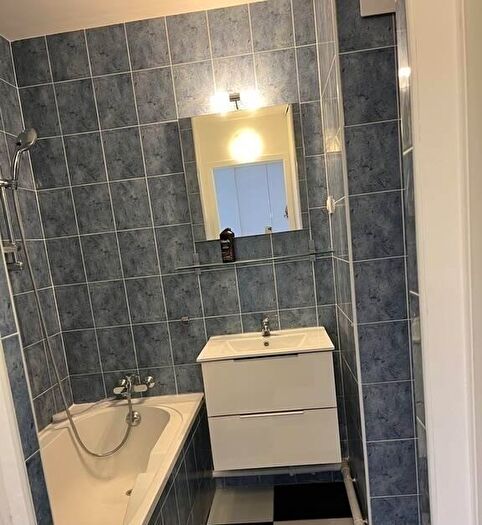 Appartement à louer - Marseille e , Les Baumettes - 2 pièces - 1 chambre