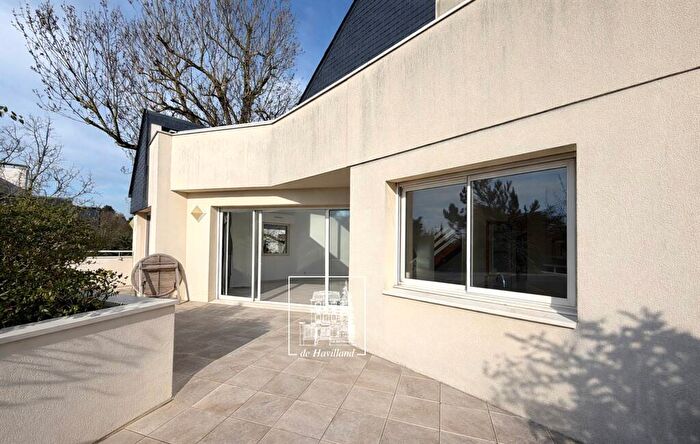 Appartement à louer - Saint-Cloud - 5 pièces - 3 chambres