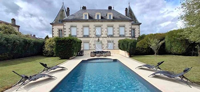 Maison 11 pièces à vendre à Châlus