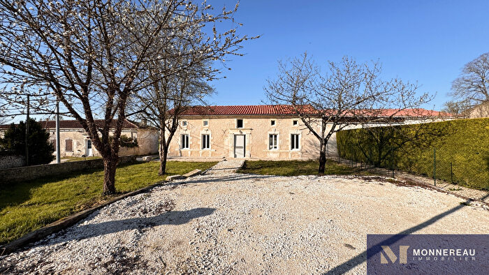 Maison à vendre - Barbezieux-Saint-Hilaire - 5 pièces - 3 chambres