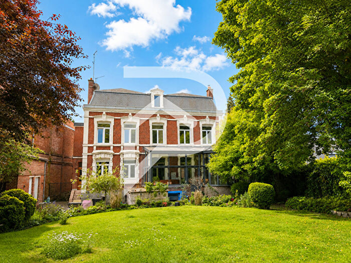 Maison 10 pièces à vendre à Solesmes