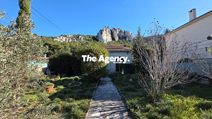 Maison à vendre - Marseille e , Les Baumettes - 5 pièces - 3 chambres