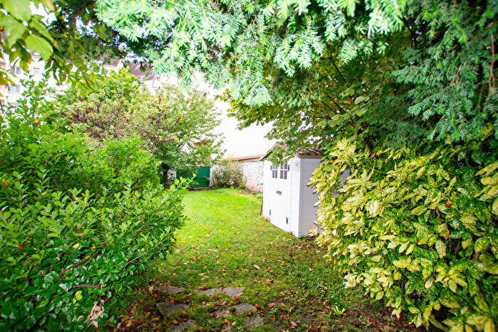 Maison à vendre - Longjumeau, Gare, Marché - 9 pièces - 4 chambres