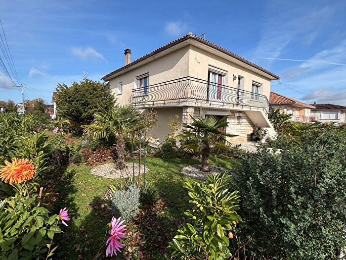 Ruffec : Maison 7 pièces à vendre