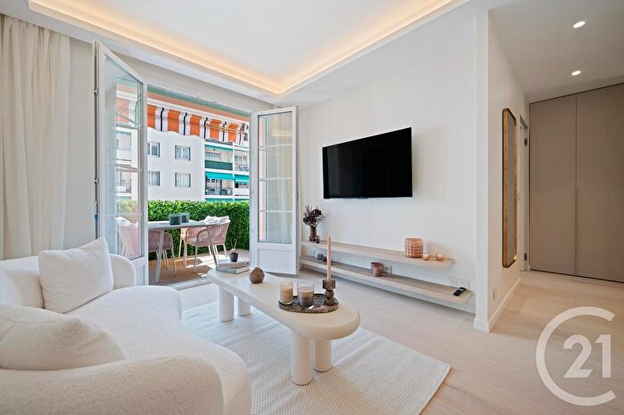 Appartement à vendre - Nice, Le Port - 2 pièces - 1 chambre