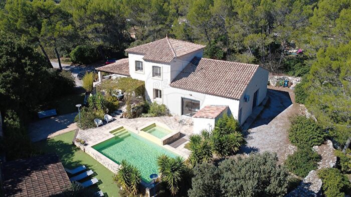 Maison à vendre - Nîmes, La Gazelle, Ventabren - 6 pièces - 4 chambres