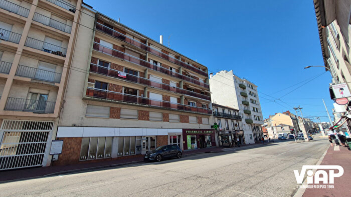 Limoges, Centre-ville, Hôtel de Ville, Emailleurs : Appartement 1 pièce à vendre